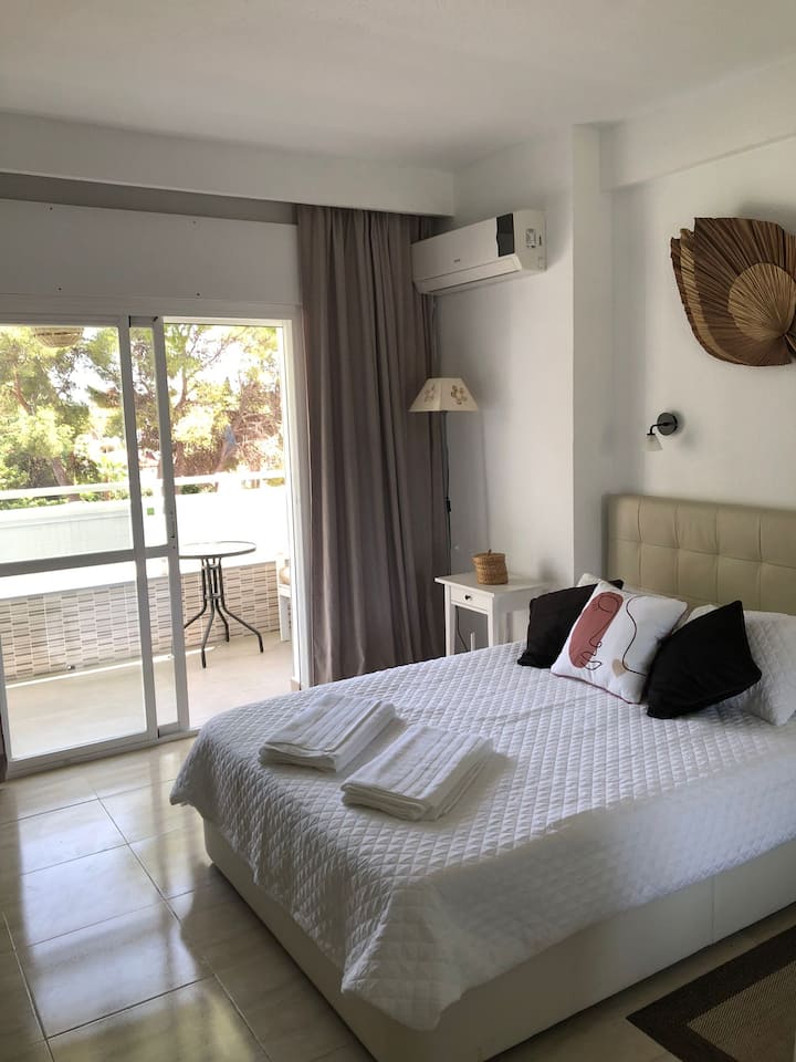 Estudio Torre De Andalucía - Marbella