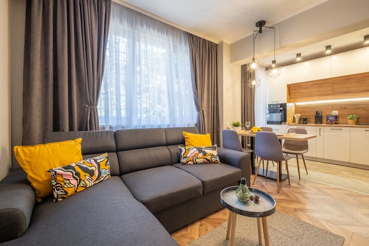 Lemon Tree In The Heart Of Sofia - ソフィア