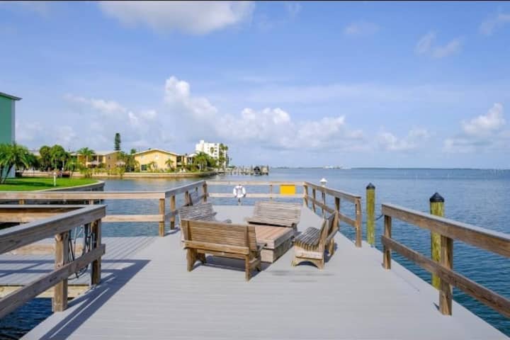 Honeymoon Island Getaway Condo - Dunedin, FL