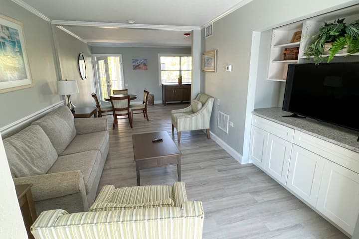 Lakeview Two Bedroom Suite (Full Kitchen) - Marco Island, FL