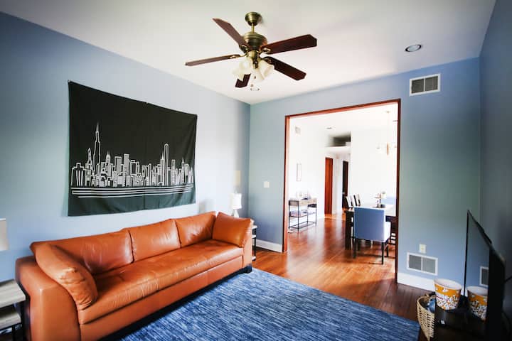 Root For The Home Team 2 Bedroom 1 Block 2 Wrigley - Chicago, IL