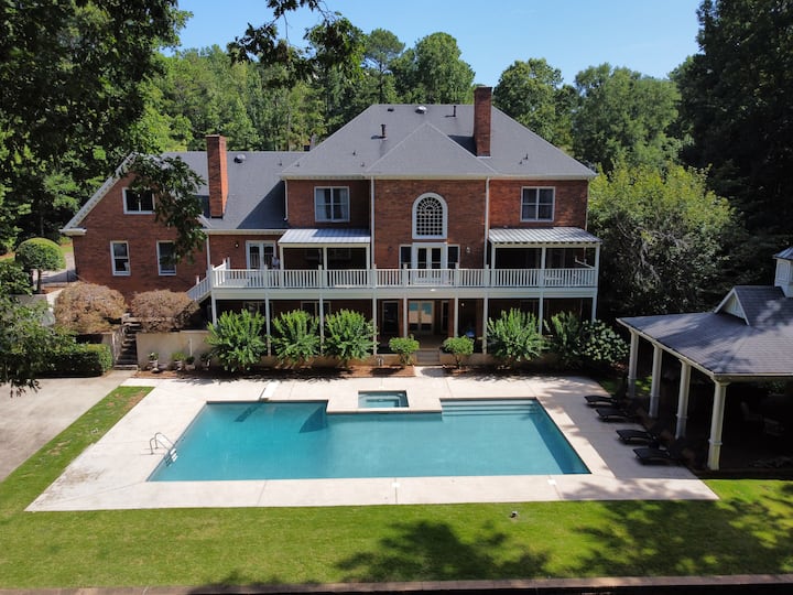 Epic Pool/spa/spacious/lionsgate Studios/slps 14 - Douglasville, GA