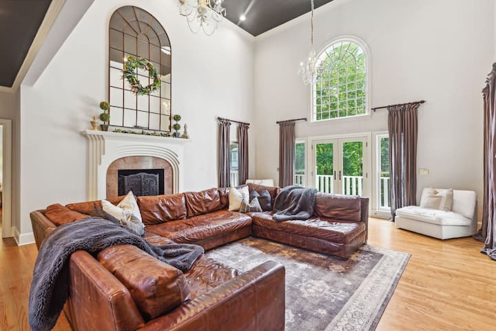 Luxury Estate W/pool|multifamily Friendly| Pool! - Douglasville, GA