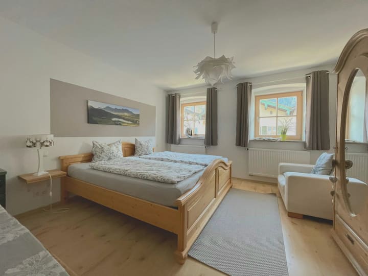 Ferienwohnung Julia Xl, -  4schlafzimmer, Max.7 P. - Mittenwald