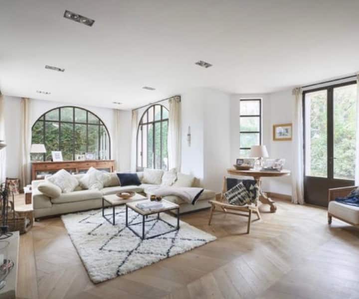 Stunning Villa In The Heart Of Mougins Old Village - Mougins