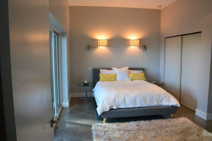 1 Bedroom Suite-waterfront Property - Gibsons