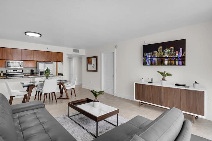 Stylish Apartment In Brickell  + Free Parking - Miami