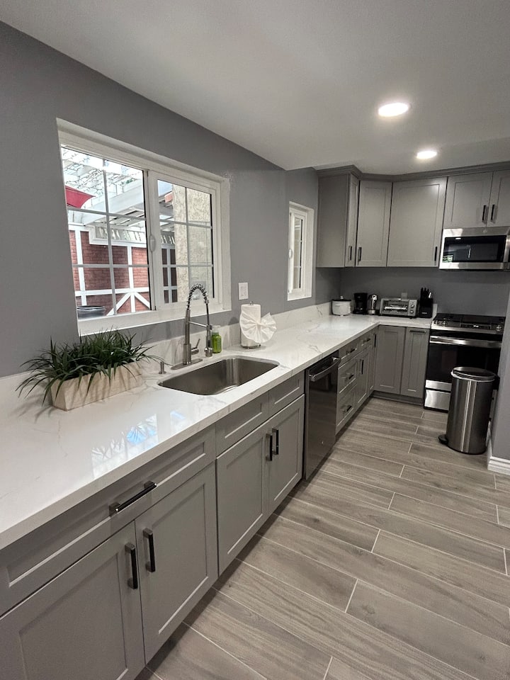 Beautiful Townhouse Family Vacation, Near Disney.! - Orange County, CA