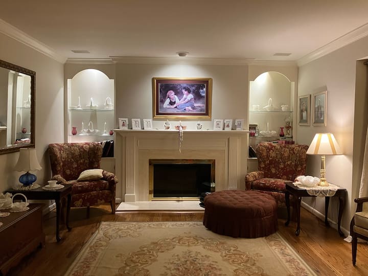 Tranquil Retreat - Rochester Hills, MI