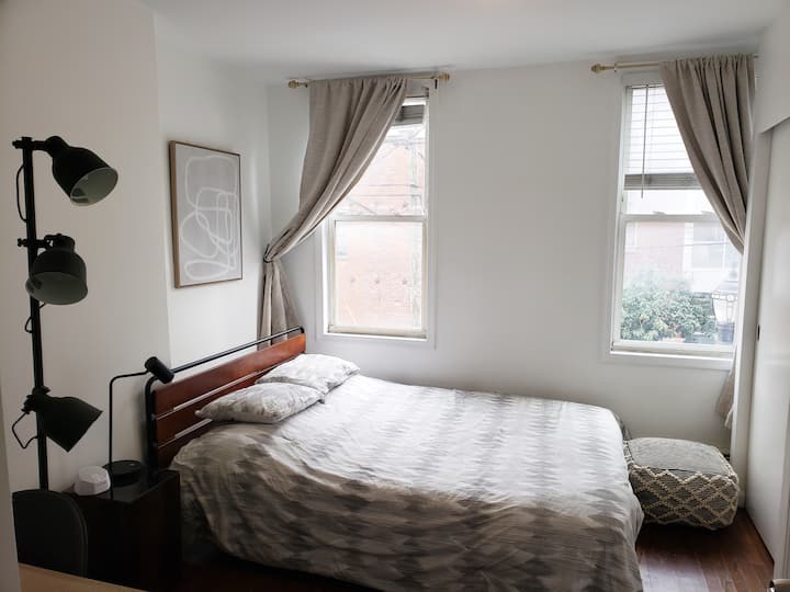 Newly Renovated Small Studio.  1 Month Or More - Jersey City, NJ