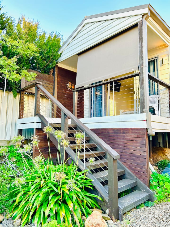 A  Seperate 1 Bedroom Bungalow - Bendigo