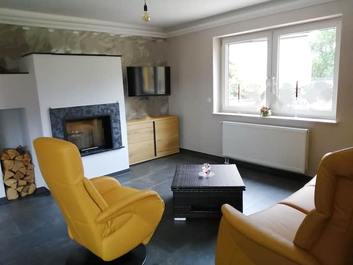 Stilvolles Ferienhaus Mit 4 Schlafzimmern (6 Pers) - Querfurt