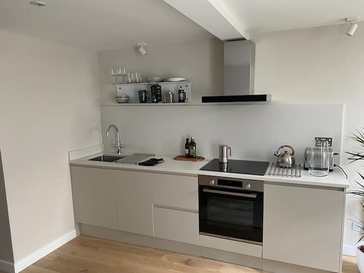 New Town, Lux Studio Apartment - Edinburgh