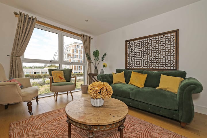 Stylish Peaceful Penthouse Apt In Central Kingston - Kingston upon Thames