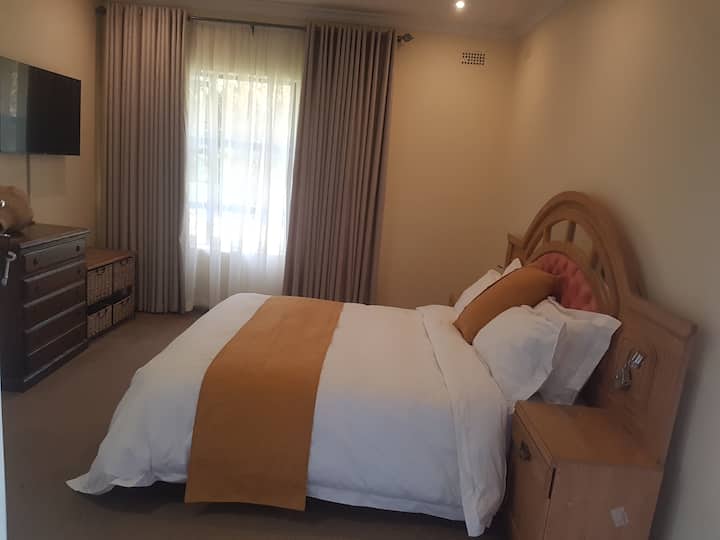 Tigashire East Wing Room - Zimbabwe