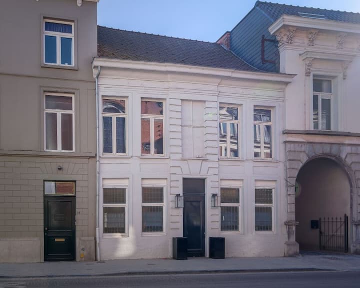 Uniek Herenhuis. - Zwevegem