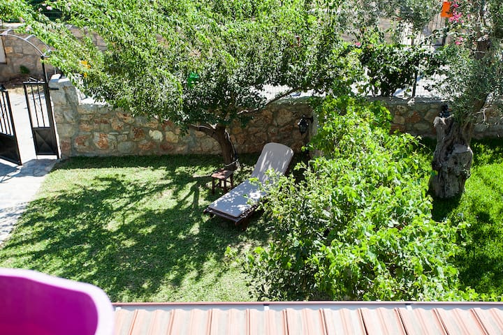 Yemyeşil Bahçe Içinde Huzurlu Ev - Datça