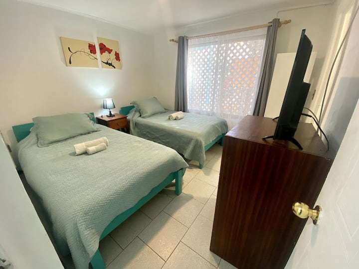 Room 2 Beds Private Bathroom In Pichilemu - Pichilemu
