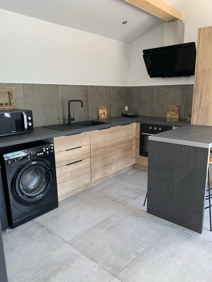 Villa T2 Meublée Climatisée Wifi 30 M Carré,calme - Rognac