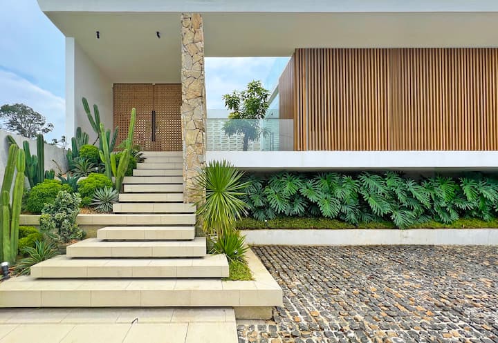 Two Serra'nia Abode: A Designer Pick - Alfonso