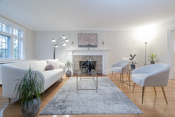 Charming 5-bedroom Forest Hill Home - Toronto