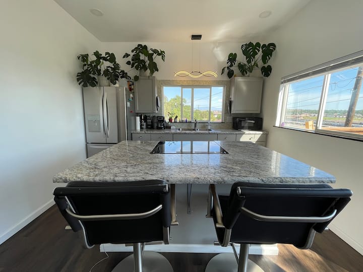 River Top 2 Bedroom Home - Pueblo, CO