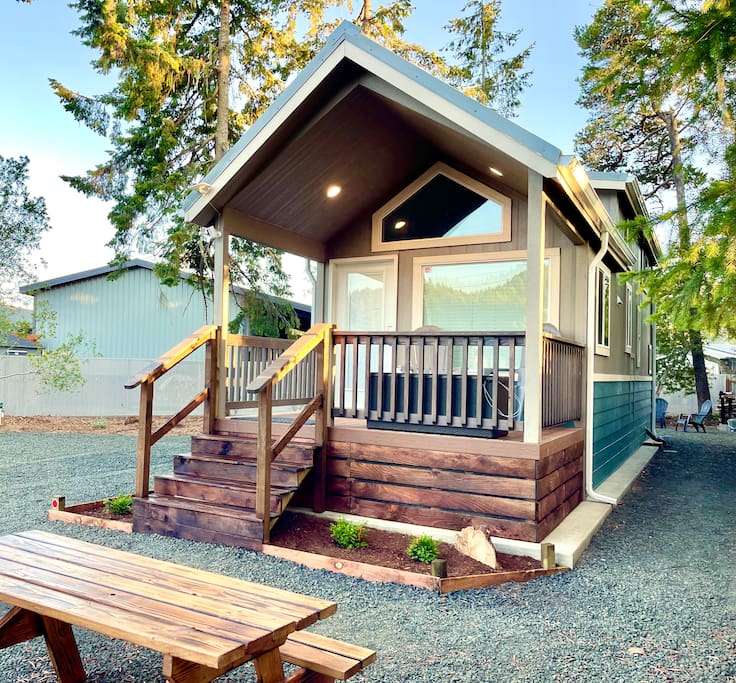 Tiny Pines ~ Dune access + Full hookup RV site