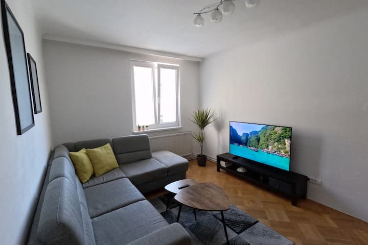 Vienna: Cozy 2-room Apt. (U3 - Schweglerstrasse) - Vienna