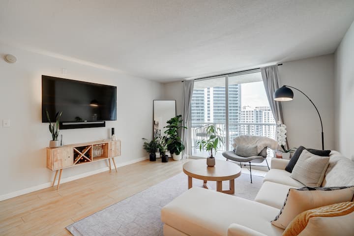 Beautiful Condo In The Heart Of Brickell, Miami - Miami, FL