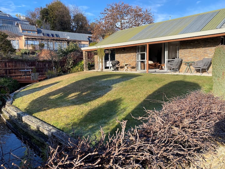 Stone Cottage On Redwood - Wanaka