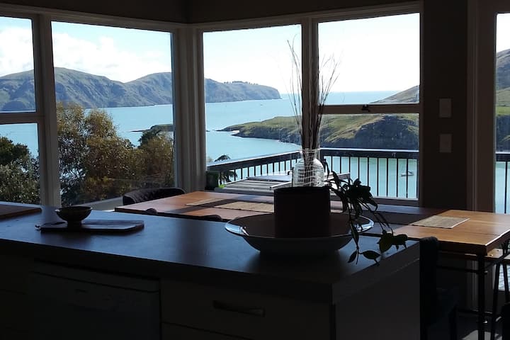 Diamond Harbour Hideaway - Christchurch