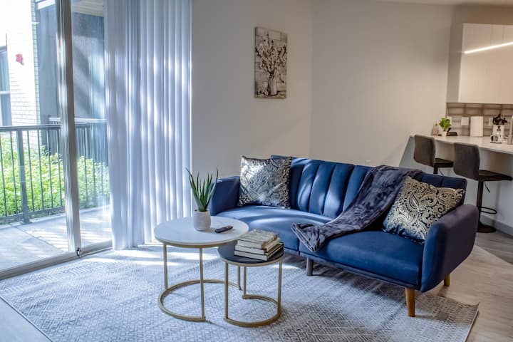 Pet Friendly/all-inclusive/local/heated Parking - Madison, WI