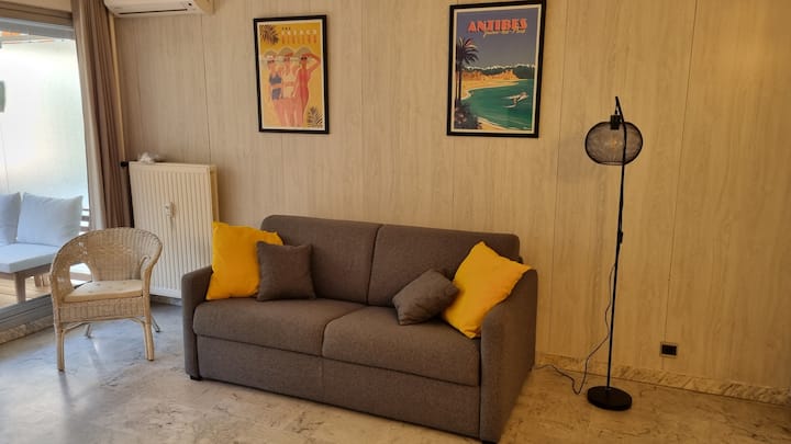 Appartement Rez-de-jardin Avec Terrasse & Piscine - Juan-les-Pins