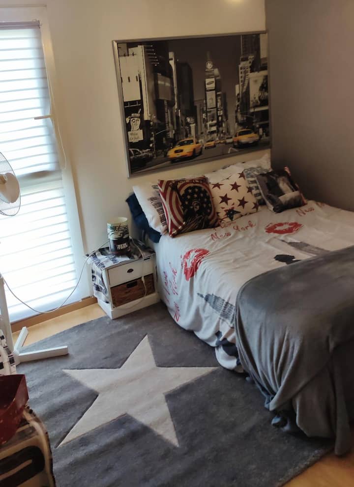 Chambre New-york Dans Une Maison - Orgeval