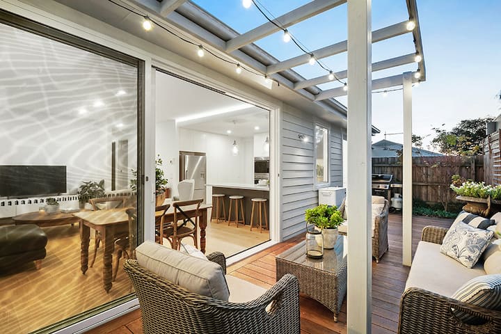 Erika’s Coastal Villa - Shire of Mornington Peninsula