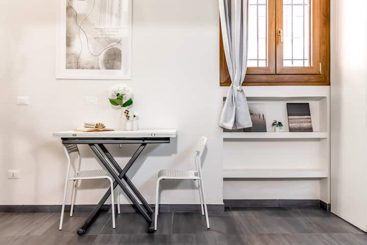 [Historic Center] Charming Frescoed Loft - Bologna