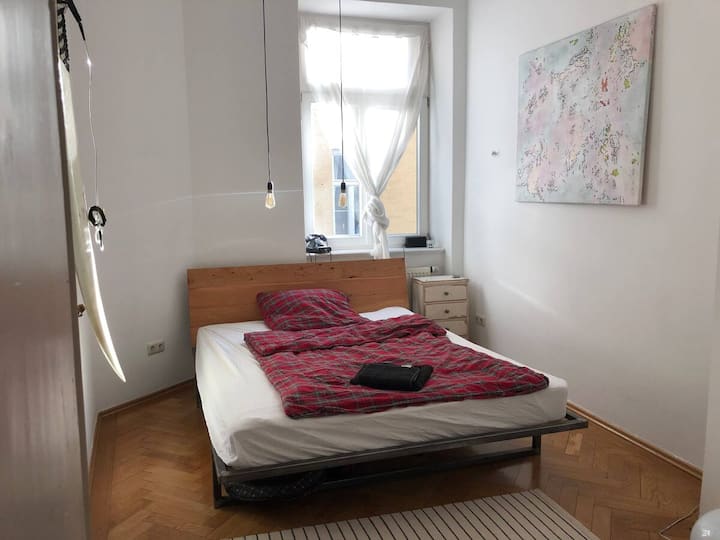 Moderne Altbauwohnung Mit Balkon - Munich