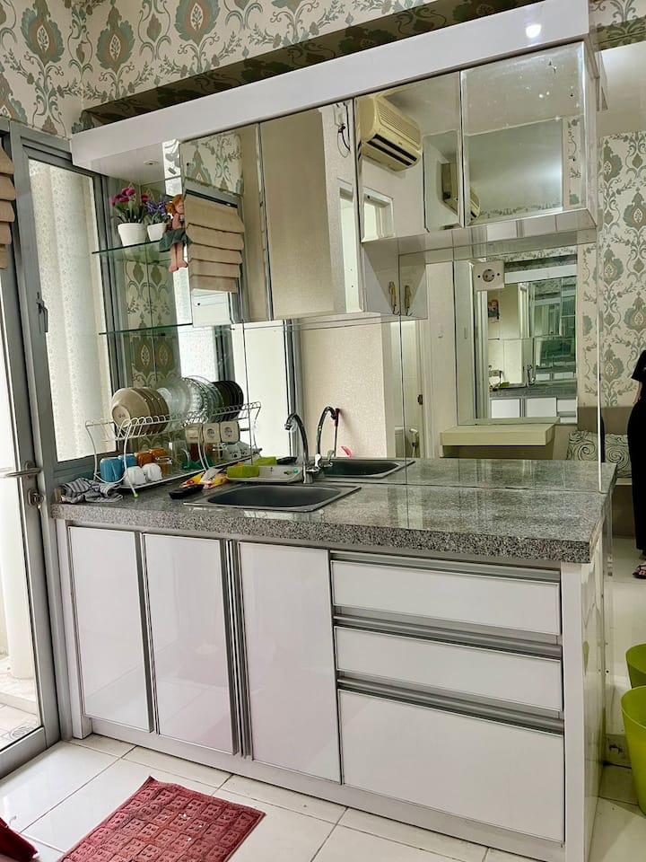 Studio Room 28 In Educity Apartment Pakuwon City - Surabaya