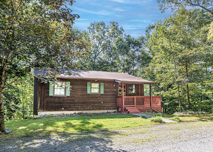Mountain Getaway In Riverbend Lake/river Access - Lake Lure, NC