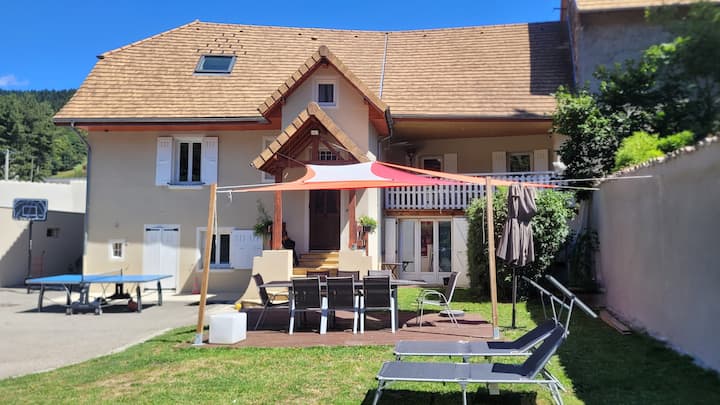Maison 150 M² Entièrement Rénovée, Jardin, Piscine - Treffort