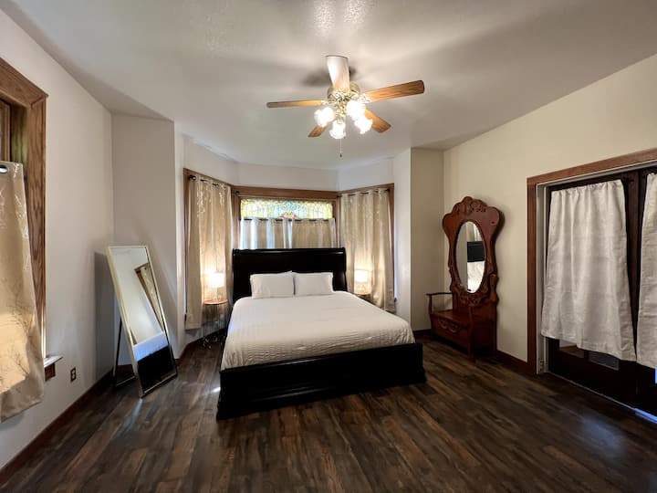 Oro Main Floor: Leslie House - Helena, MT