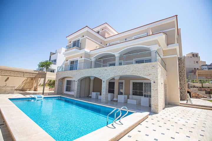 Luxurious Villa In Sahl Hasheesh - 胡爾加達