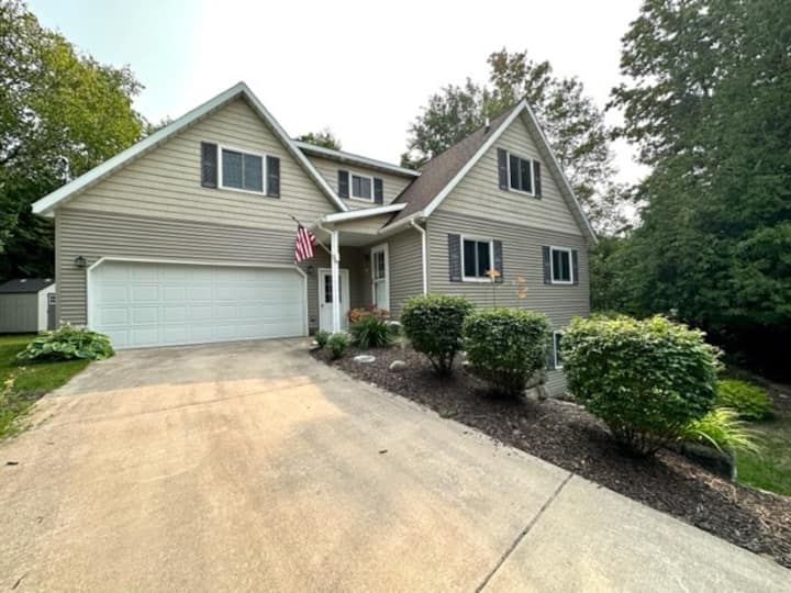 New! Lake Michigan Private Access - Petoskey, MI