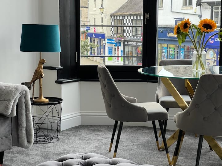 Contemporary Town Centre Apartment - Knaresborough