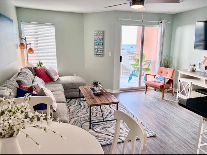 Gorgeous Beach View Balcony Unit - Gulf Shores, AL