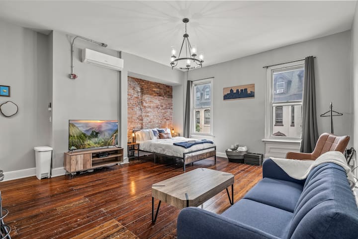 New Central Philly Apartment! - Philadelphia, PA