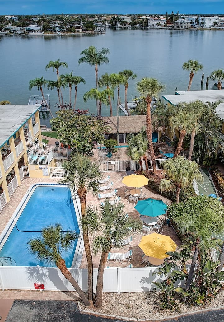 Unit 106 - Pool View, Ground Floor - Treasure Island, FL