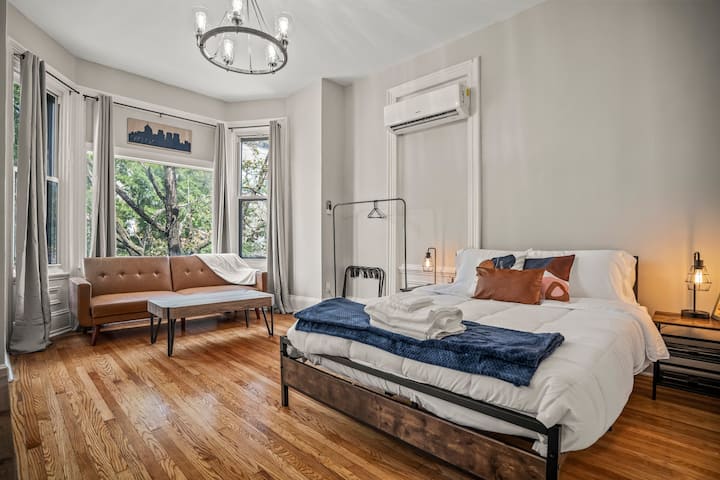 New Central Philly Apartment! - Philadelphia, PA
