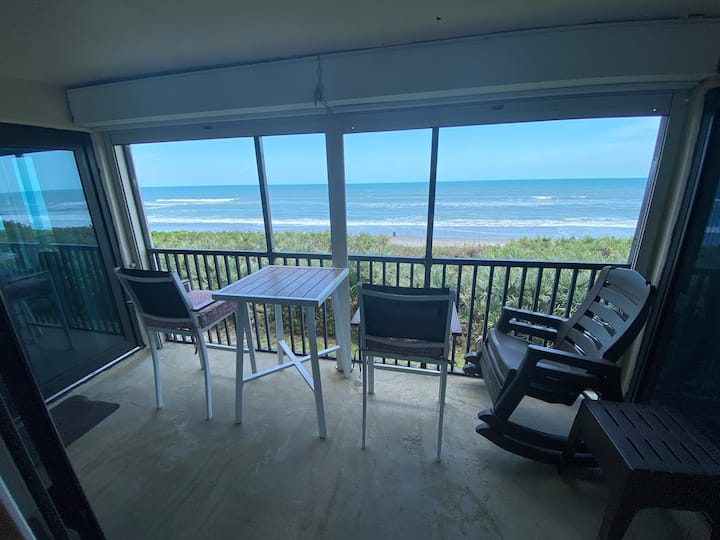 Oceanfront Luxury 3br - Sleeps 8 - Melbourne Beach, FL