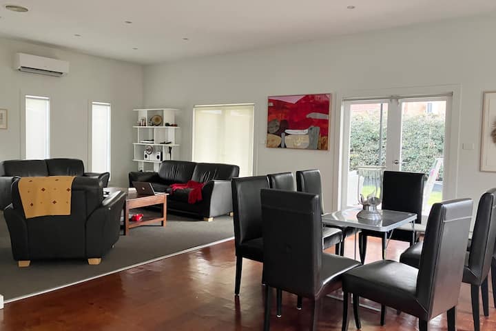 One Bed Or Two Shared Home With Owner - Williamstown